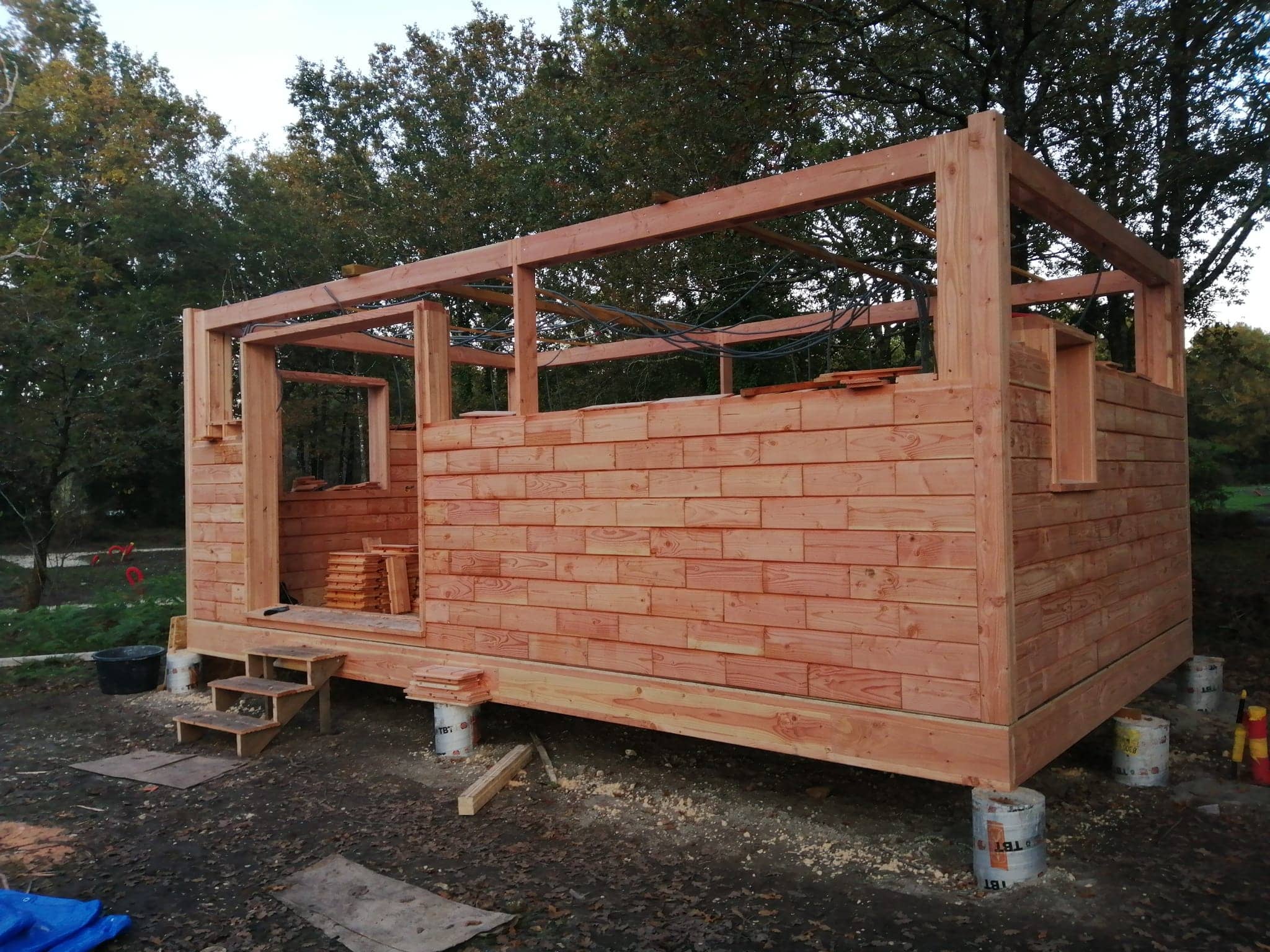 Découvrez nos réalisations : maisons et studios en kit | Brikawood